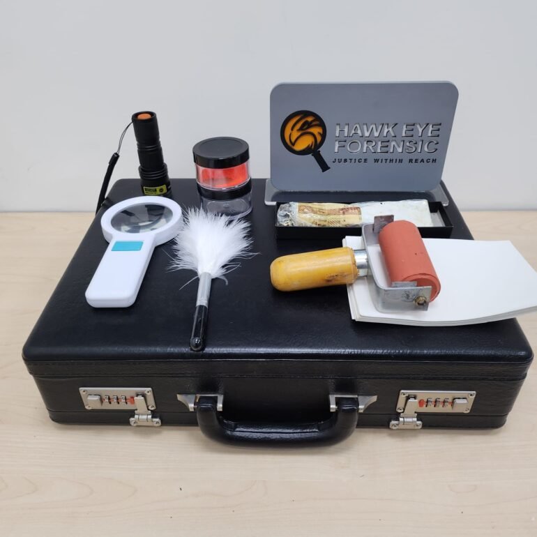 Fingerprint examination kit: Hawk Eye Forensic
