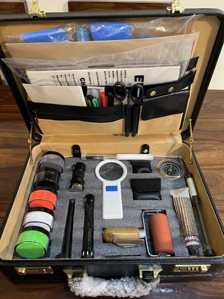 Fingerprint examination kit: Hawk eye Forensic